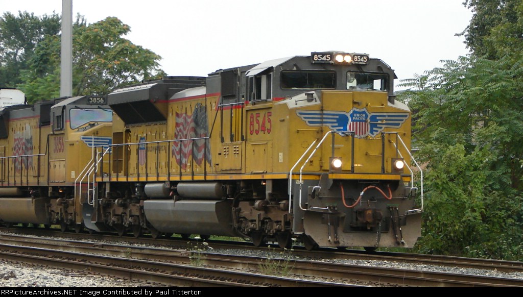 UP Auto Train Northbound on IHB